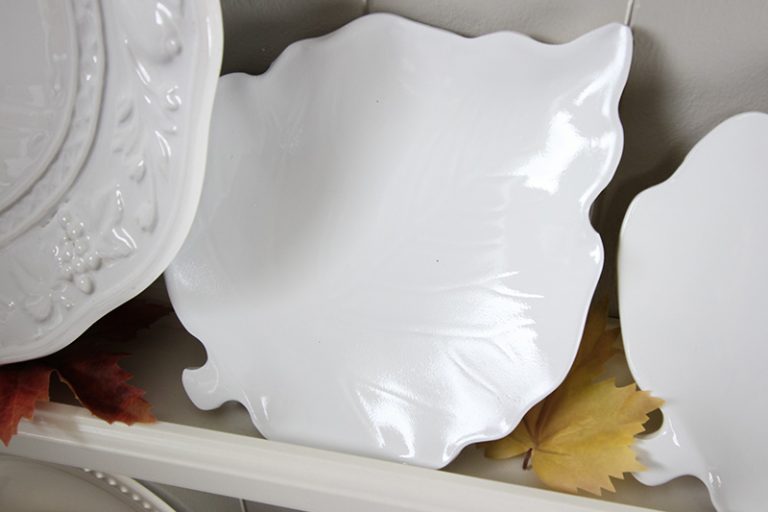 How to Spray Paint Thrift Store Plates - The Creek Line House