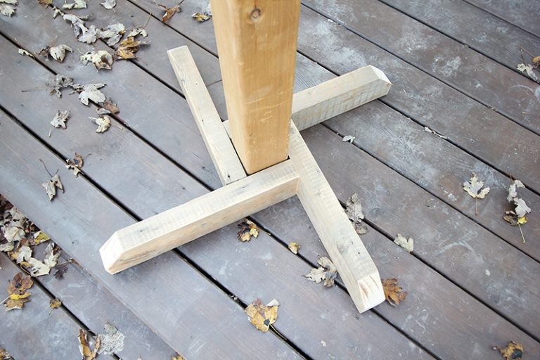 DIY Wreath Stand - The Creek Line House