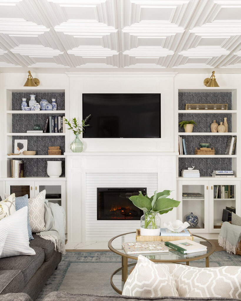 One Small Change for The Living Room Built-Ins and Some Summer Decor ...