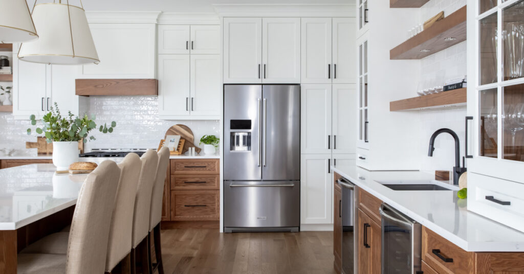 Farmhouse Kitchen Ideas That Won't Make You Look Outdated - The Creek ...