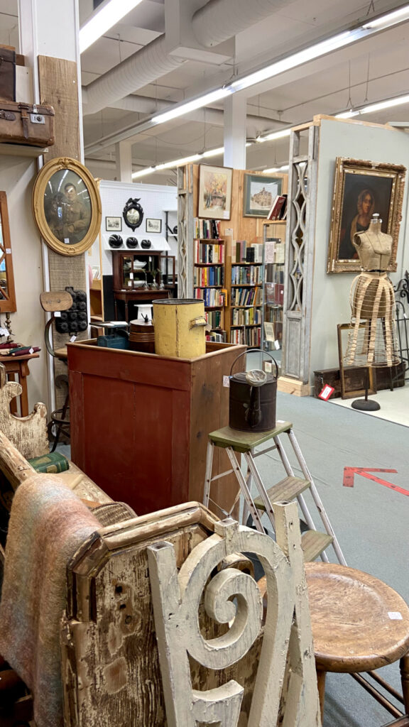 St. Jacobs Antiques Market in Waterloo, Ontario - The Creek Line House