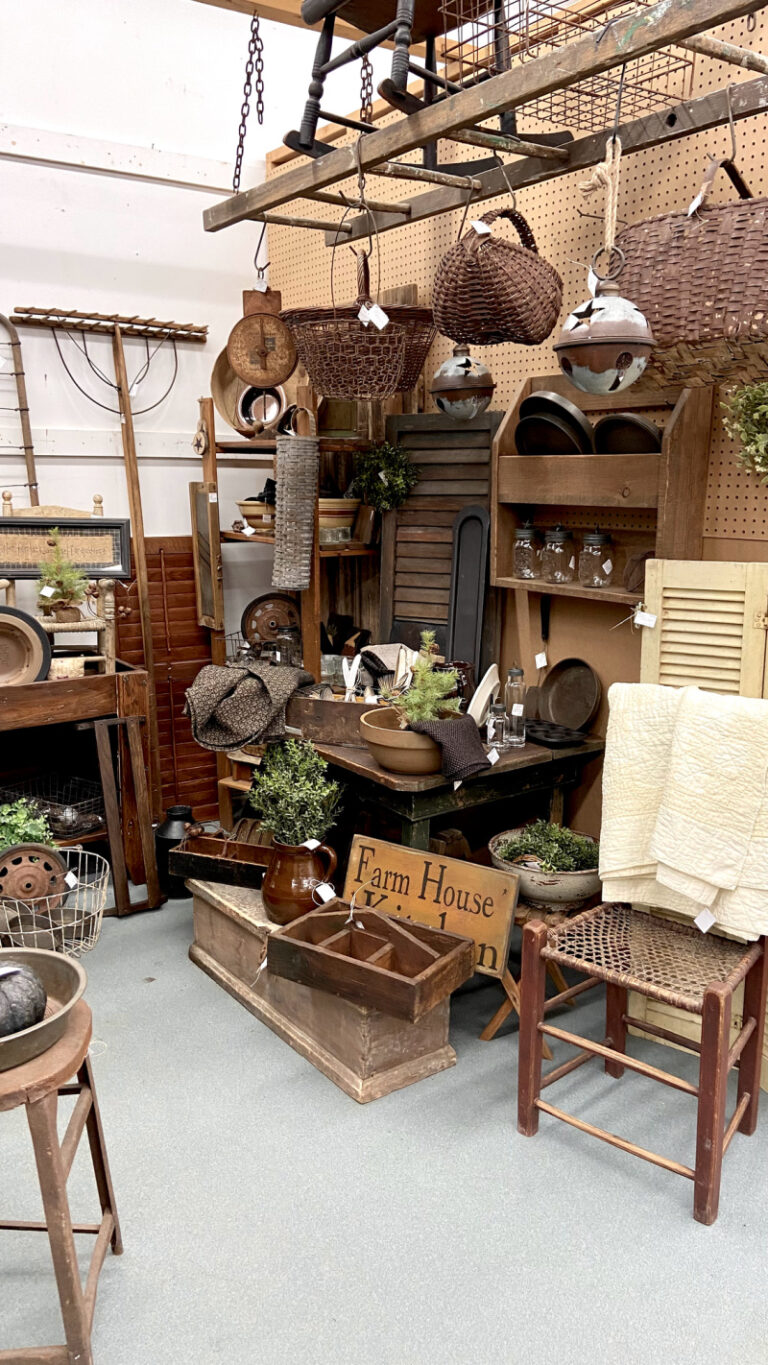 St. Jacobs Antiques Market in Waterloo, Ontario - The Creek Line House