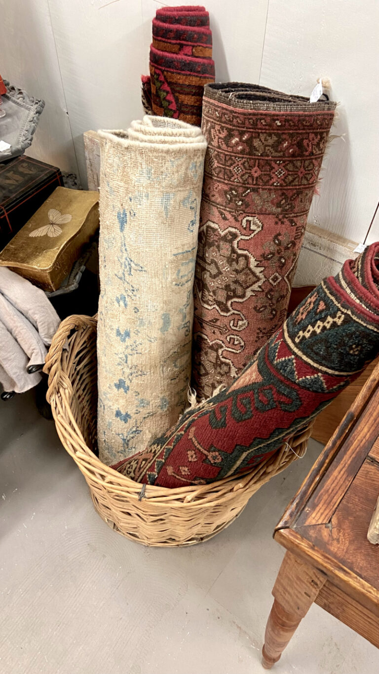 St. Jacobs Antiques Market in Waterloo, Ontario - The Creek Line House