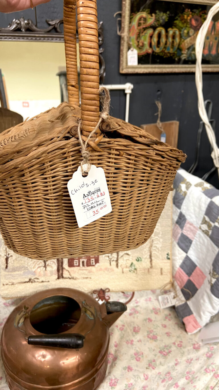 St. Jacobs Antiques Market in Waterloo, Ontario - The Creek Line House