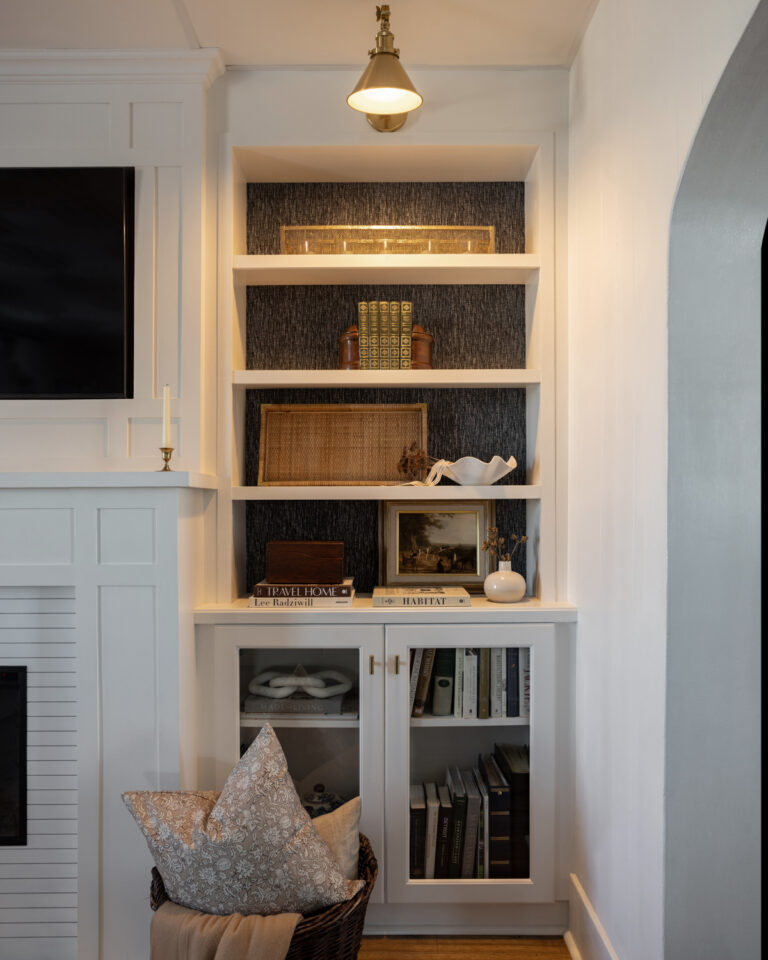 How to Properly Group Items Together to Decorate a Shelf - The Creek ...